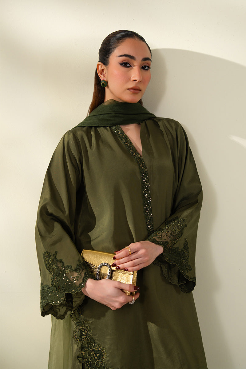 Sarai Sage – Armas Clothing