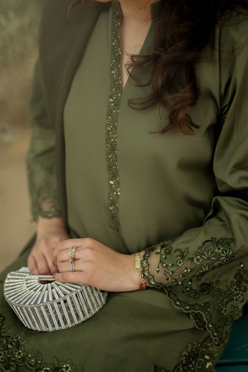 Sarai Sage – Armas Clothing