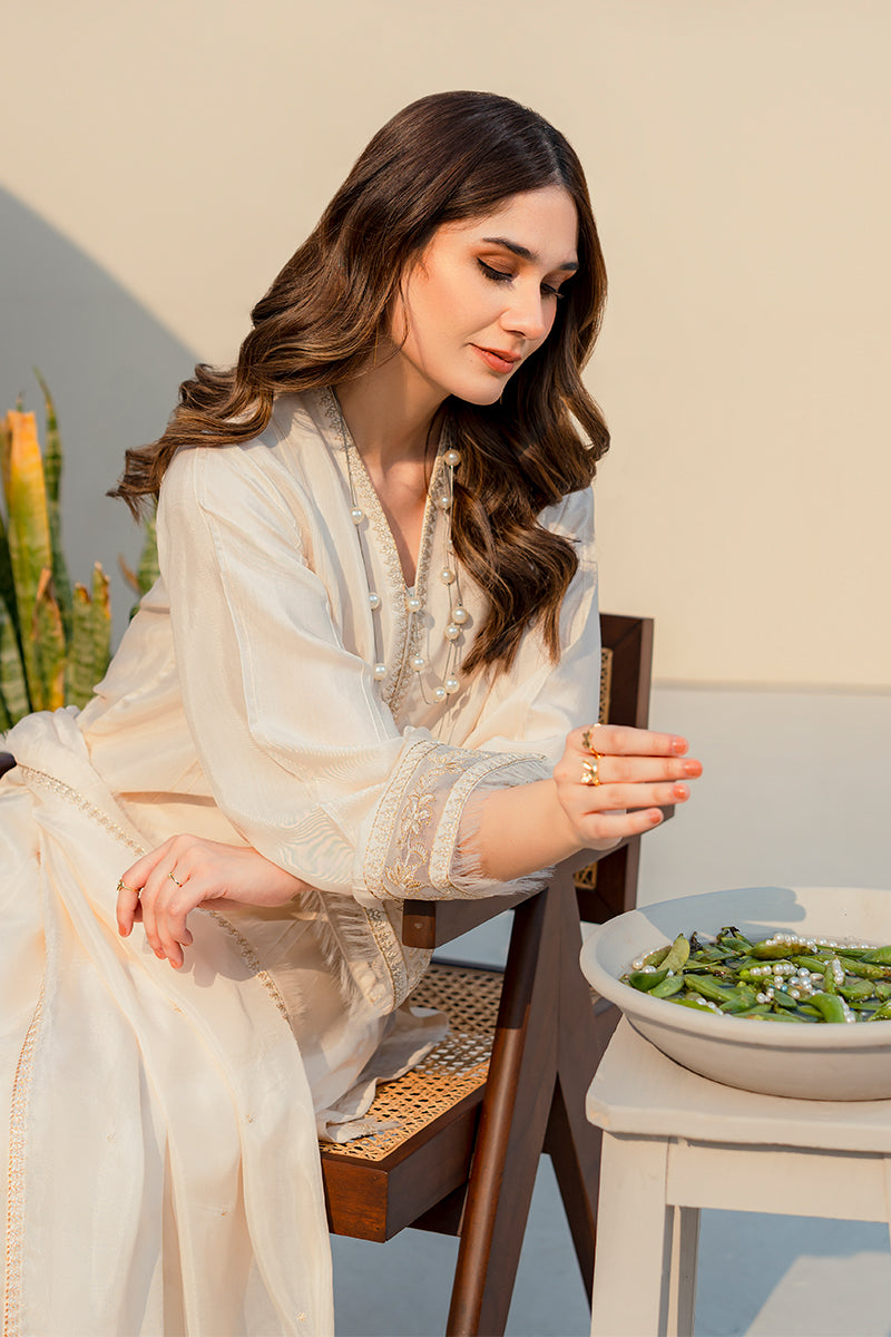 Raha – Armas Clothing