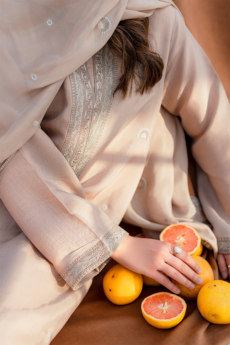 Aira – Armas Clothing